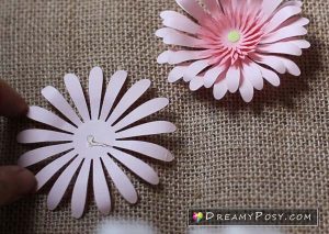 Paper flowers DIY, free template and step by step tutorial